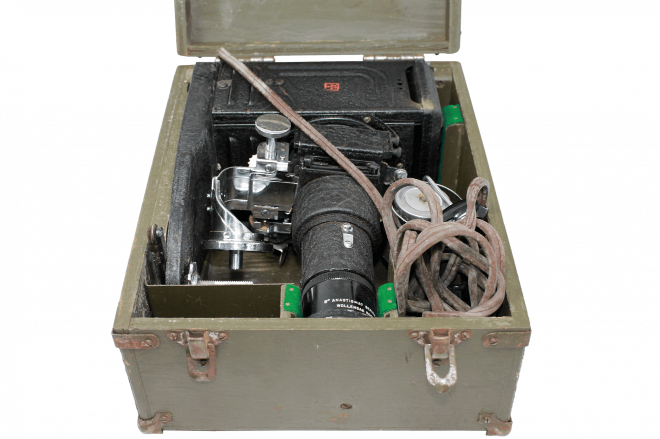 Signal Corps PH-222A projector - Military Classic Memorabilia