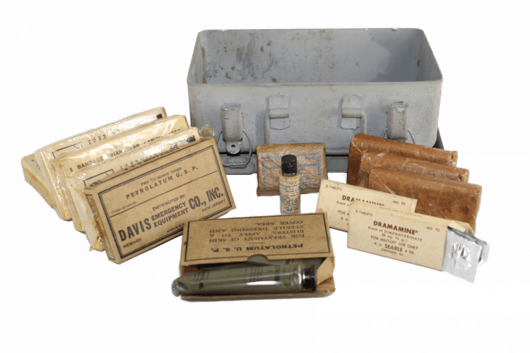 Us Navy First Aid Kit Life Raft - "LCVP" - Military Classic Memorabilia