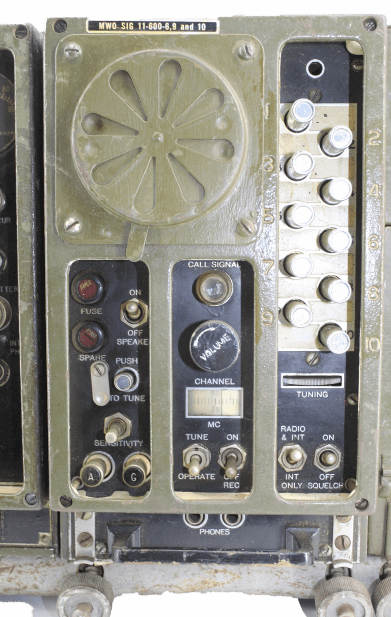 US SCR-528 radios, complete set. - Military Classic Memorabilia