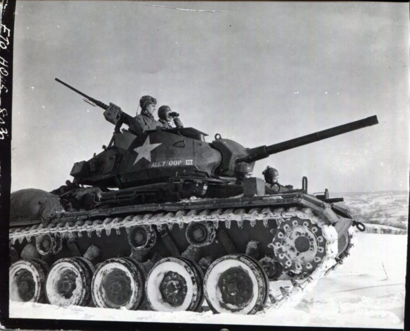 M24 Chaffee / M5 Stuart engine oil can - Military Classic Memorabilia