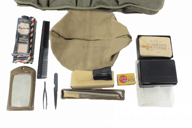 US ARMY TOILET KIT - Military Classic Memorabilia
