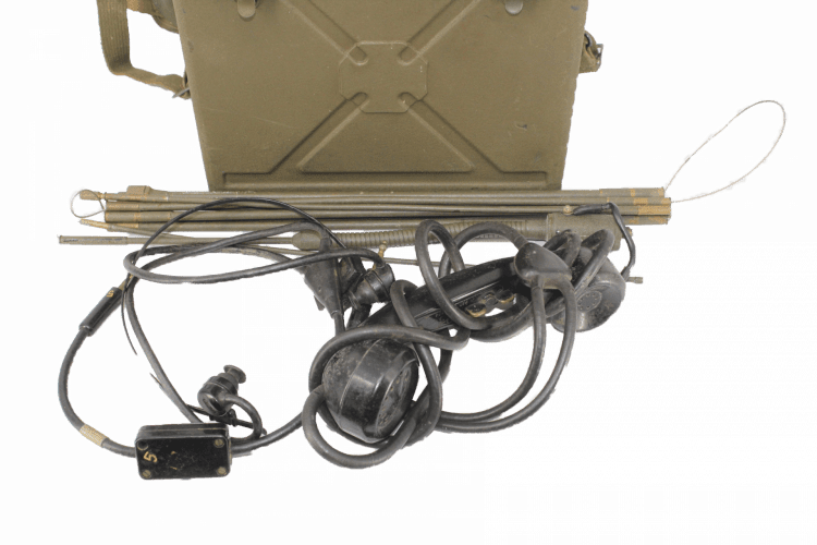 RADIO SCR-300 US SIGNAL CORPS 1944 - Military Classic Memorabilia