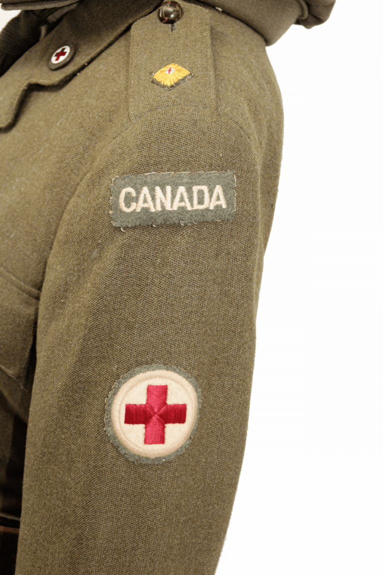 WOMAN UNIFORM CANADIAN RED CROSS - 1941 - Military Classic Memorabilia