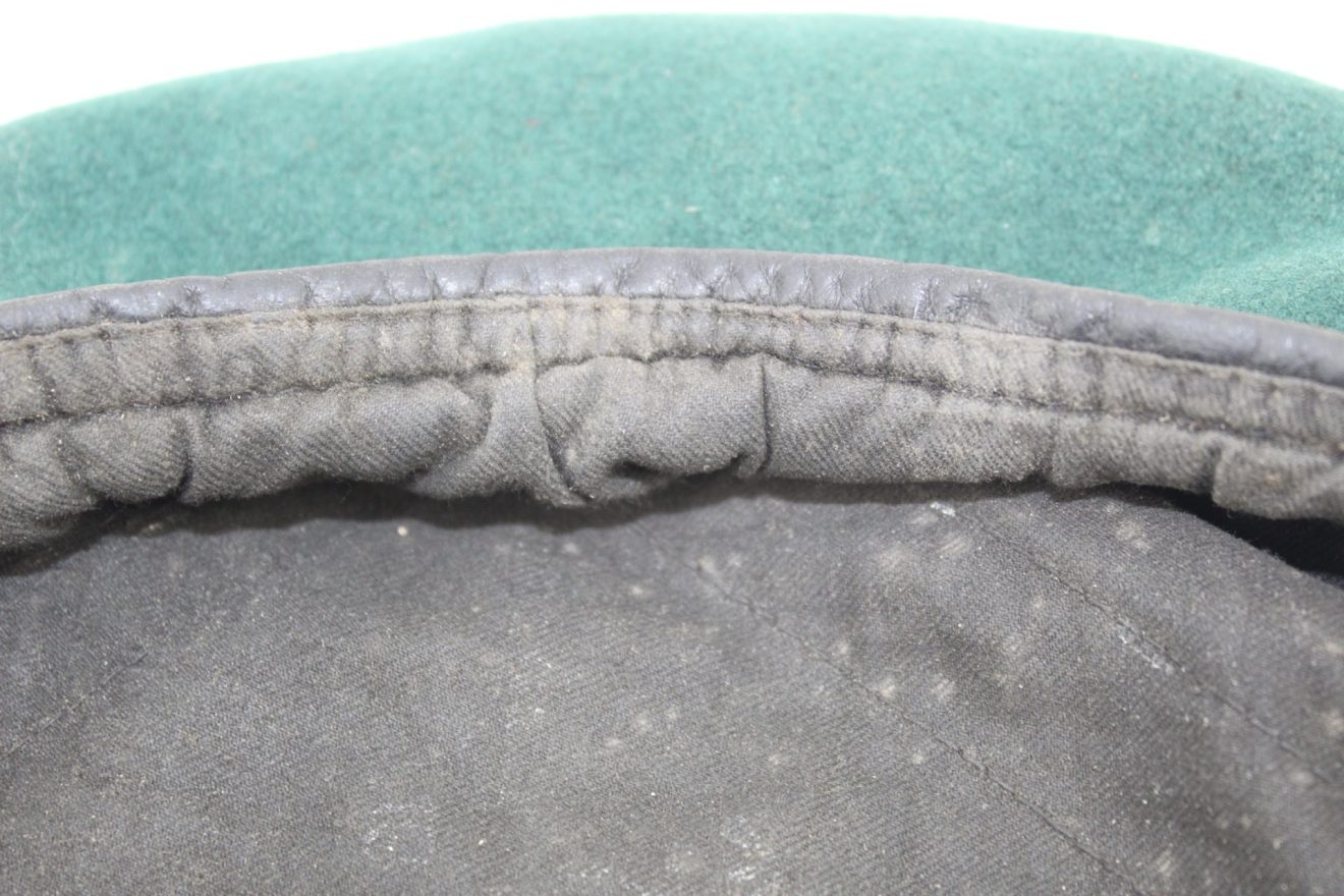 Green Beret Commando 1945 - Military Classic Memorabilia