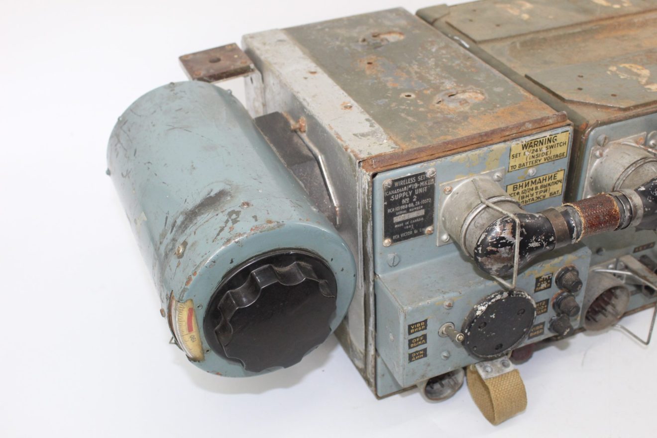 Wireless Radio Ensemble No. 19 Canadian 1943 - Military Classic Memorabilia