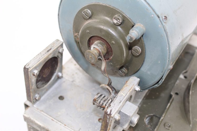 Wireless Radio Ensemble No. 19 Canadian 1943 - Military Classic Memorabilia