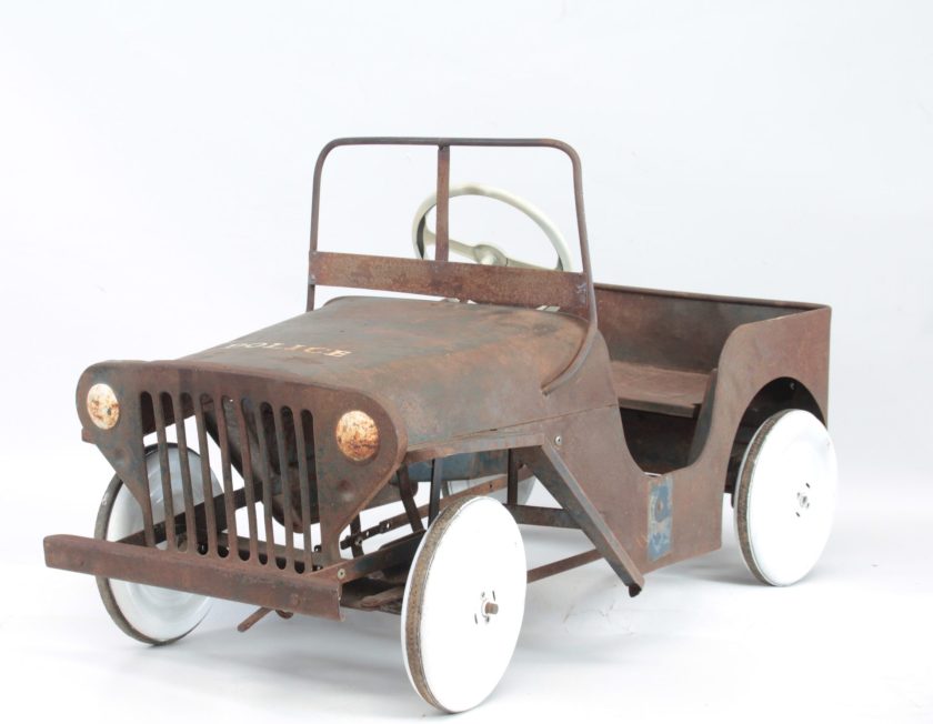 Vintage Pedal JEEP, sheet metal car toy - Military Classic Memorabilia