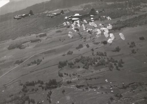 Container Parachutable British Army Type C - Military Classic Memorabilia