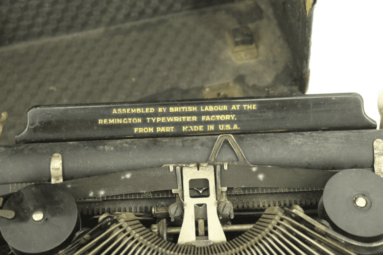 REMINGTON -USA portable typewriter - Military Classic Memorabilia