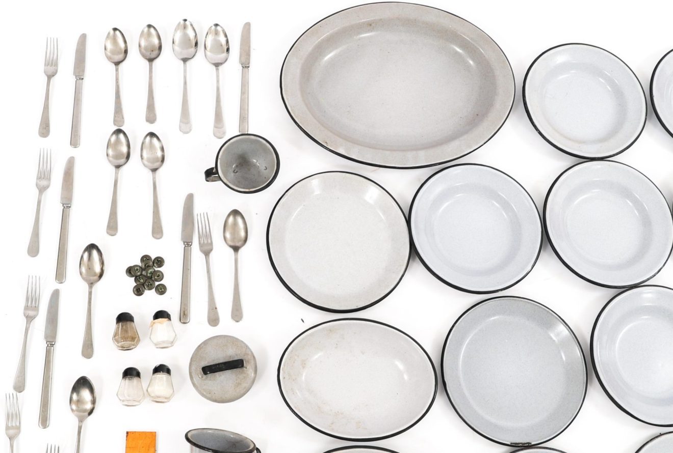 OUTFIT OFFICER'S MESS KIT M-1941 - Military Classic Memorabilia