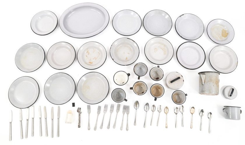 OUTFIT OFFICER'S MESS KIT M-1941 - 1944 - Military Classic Memorabilia
