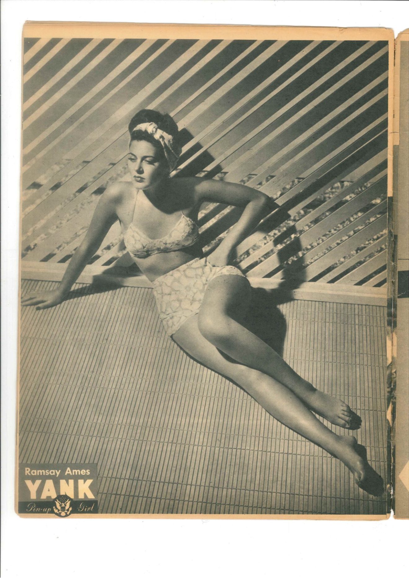 YANK MAGAZINE - DECEMBER 24, 1943 - Military Classic Memorabilia