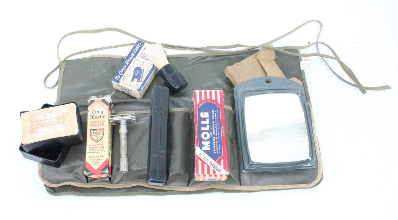 US ARMY TOILETRY KIT - Military Classic Memorabilia