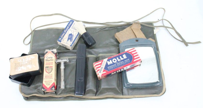 US ARMY TOILETRY KIT - Military Classic Memorabilia