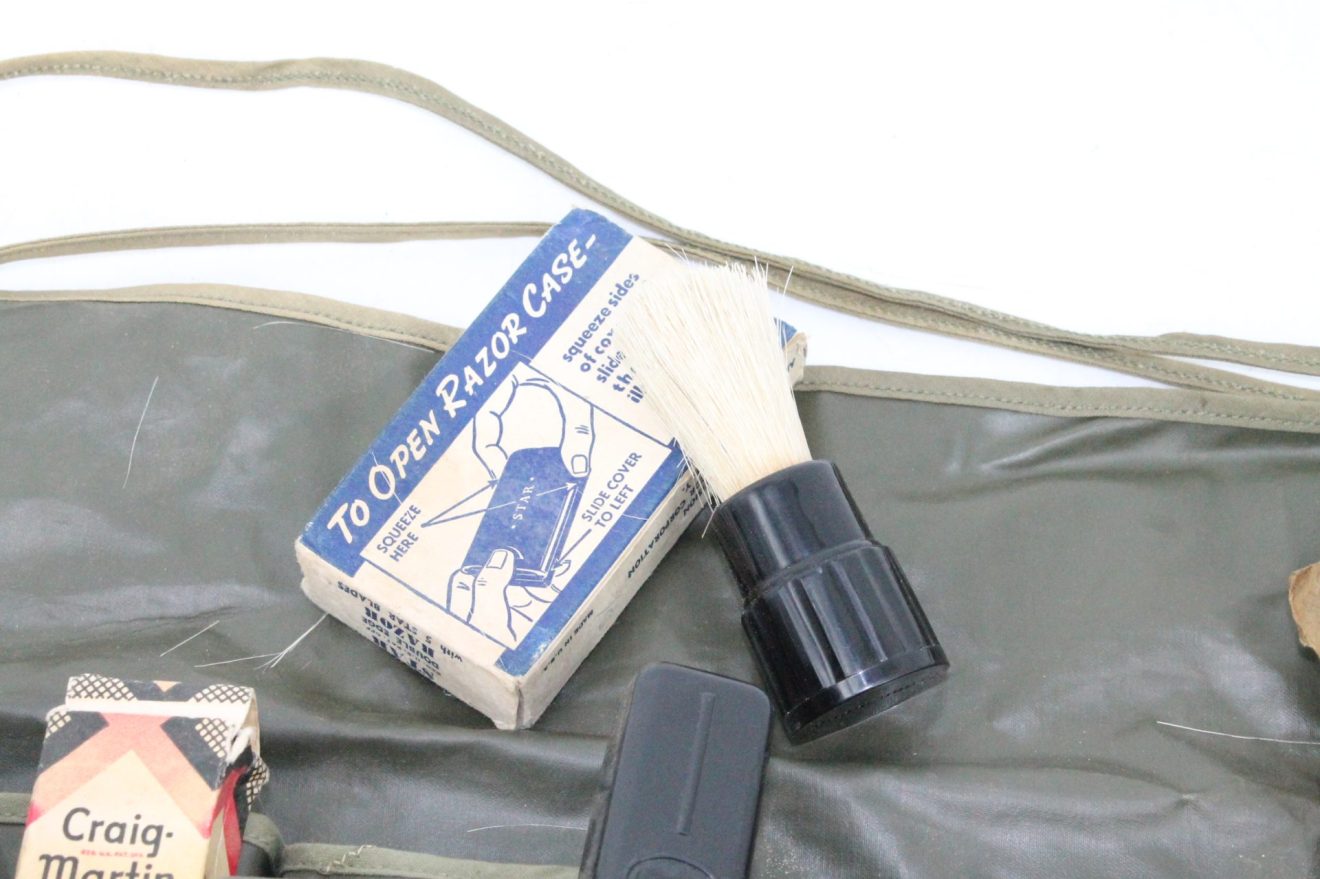 US ARMY TOILETRY KIT - Military Classic Memorabilia