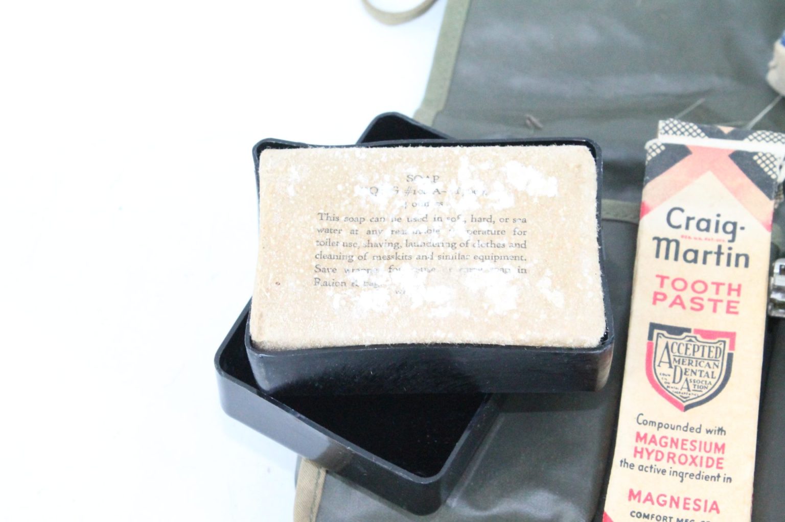 US ARMY TOILETRY KIT - Military Classic Memorabilia
