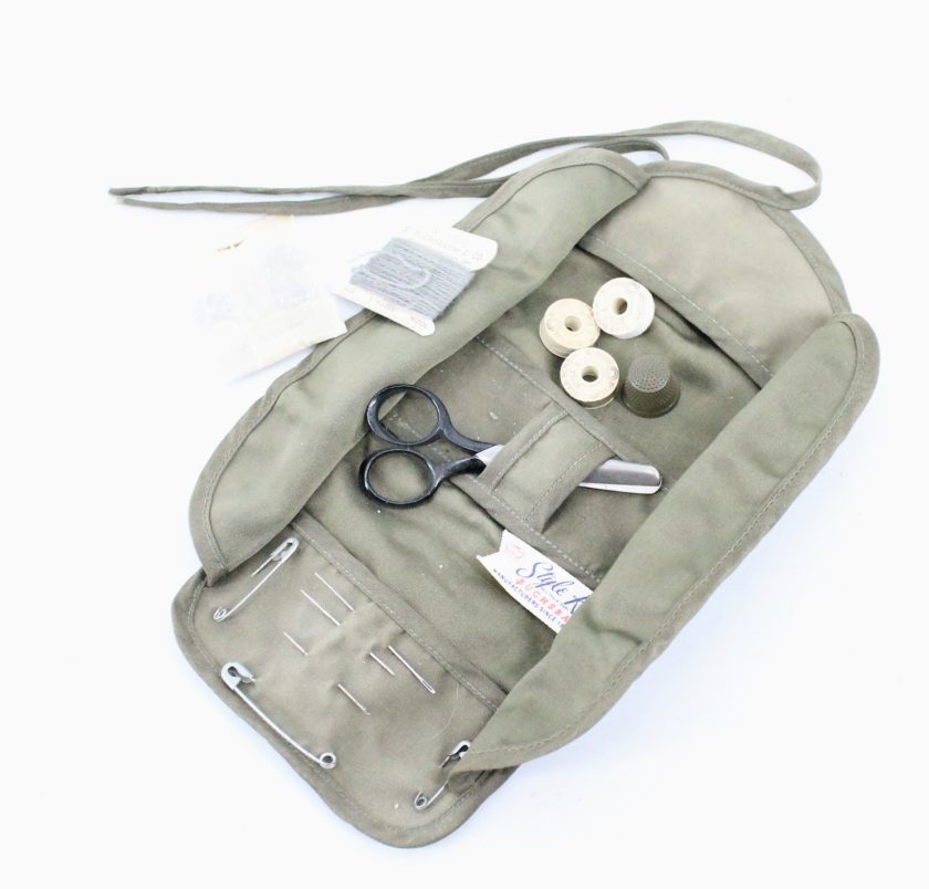 Us Army sewing kit - Military Classic Memorabilia