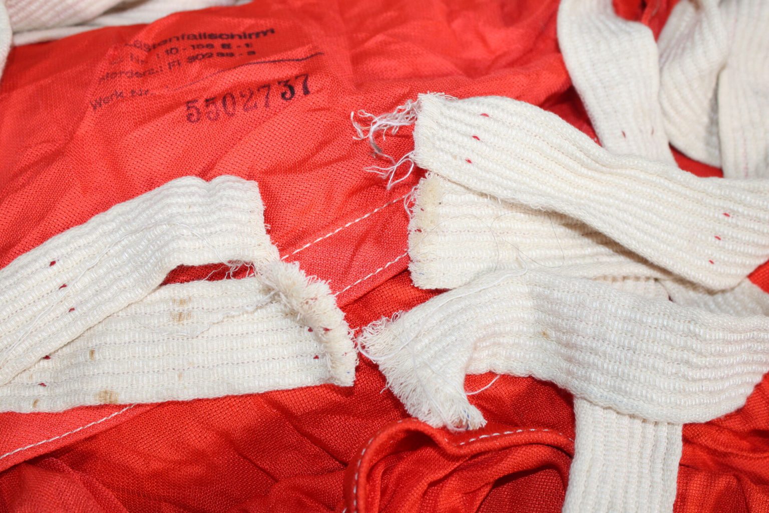 Fallschirmjäger drop container box and parachute - Military Classic ...