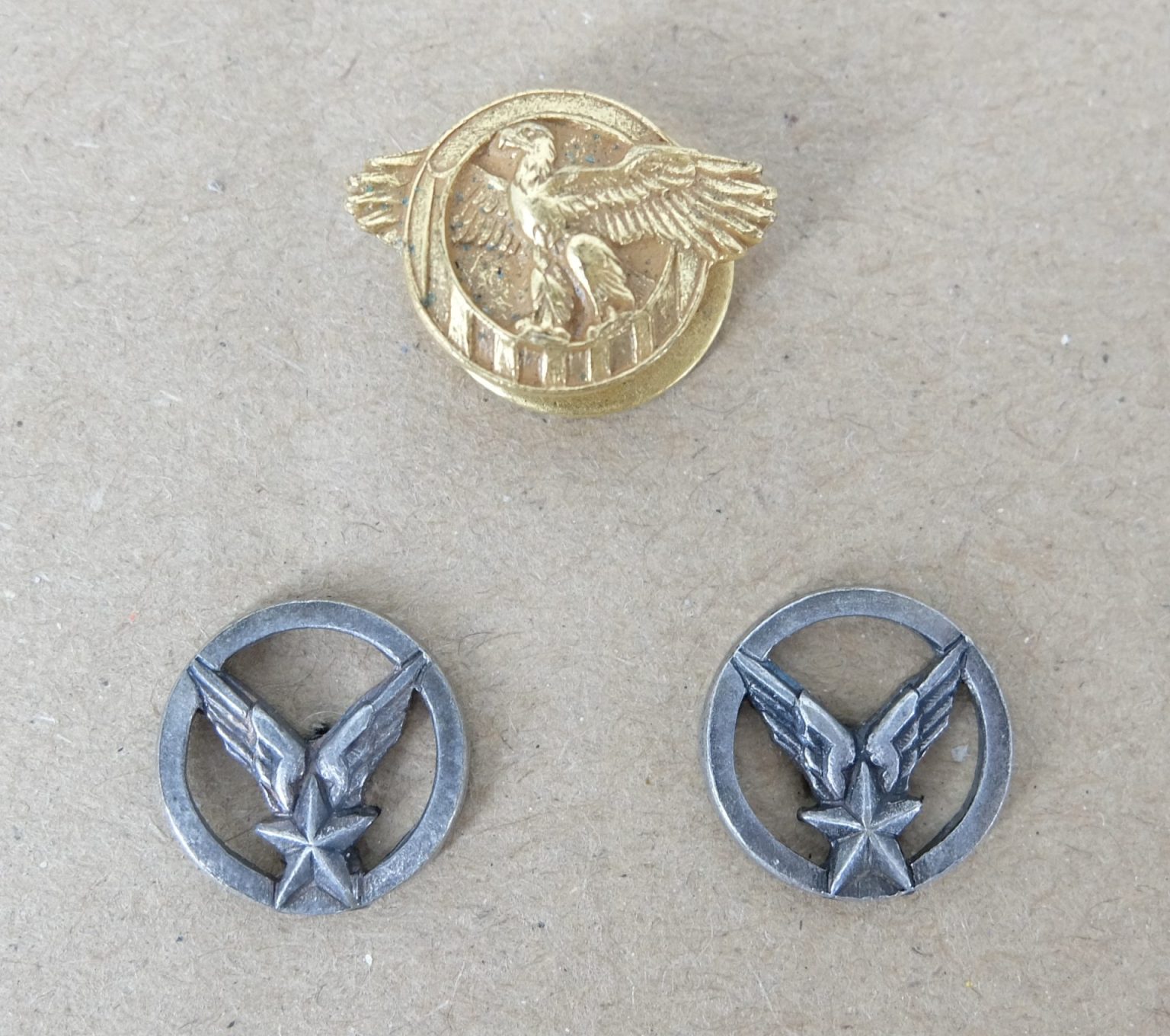 Three pins “Ruptured duck honorable discharge” & and Air Force ...