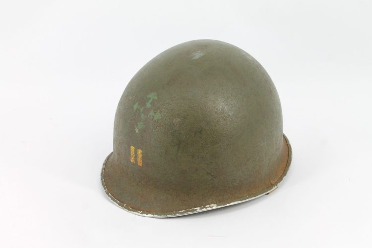 US M1 HELMET 4th INFANTRY DIVISION - Military Classic Memorabilia