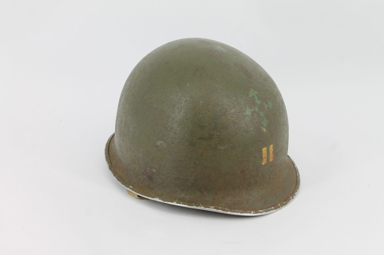 US M1 HELMET 4th INFANTRY DIVISION - Military Classic Memorabilia