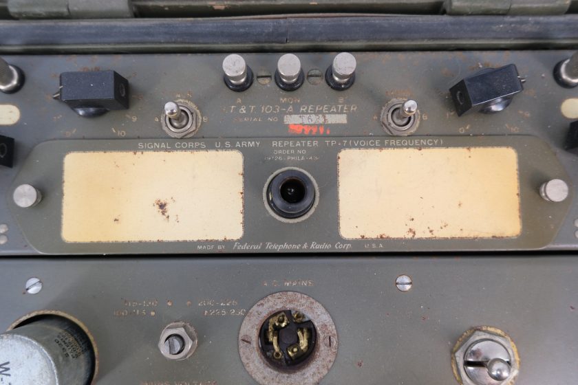 TP 7 US ARMY TELEPHONE REPEATER - Military Classic Memorabilia