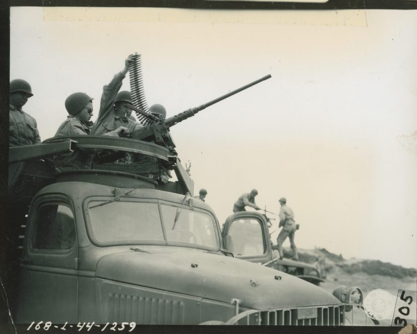 CRADLE M2HB FOR .30 & .50 CAL. US MACHINE GUNS - Military Classic ...